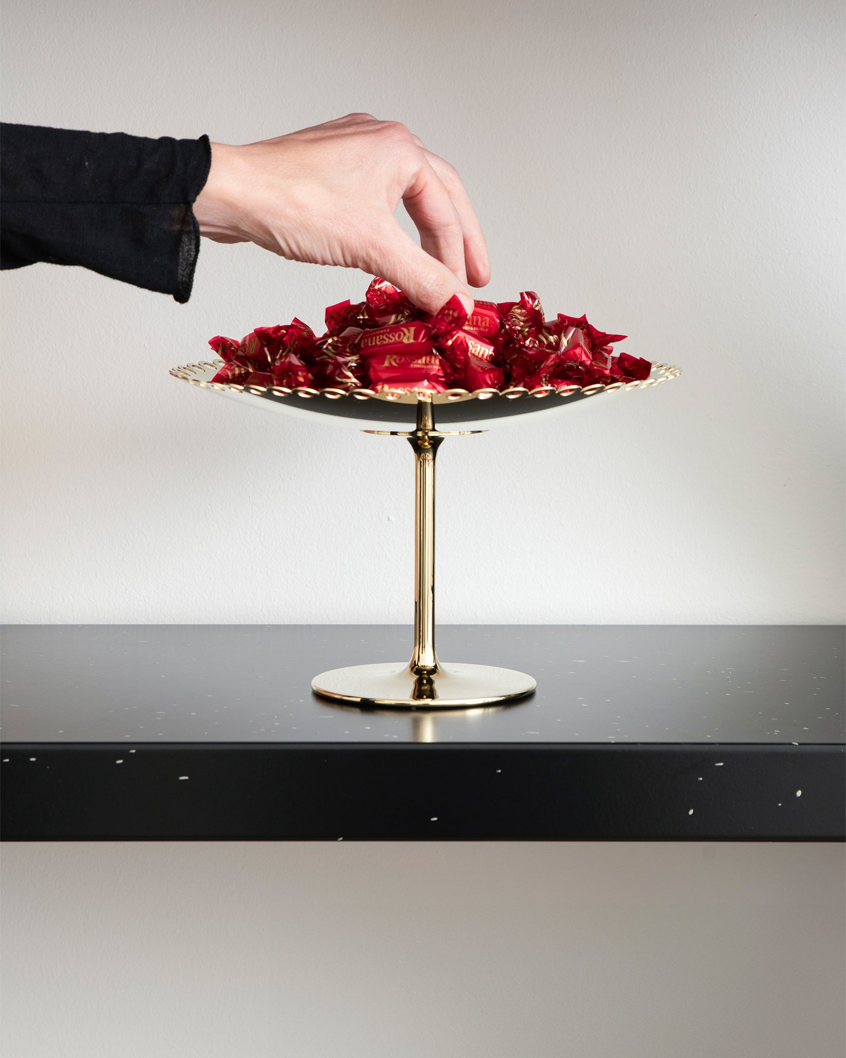 Edges: Cake stand by Nika Zupanc | Alessi